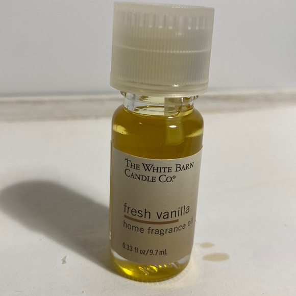 The White Barn Candle Co | Accents | Never Used Fresh Vanilla The White ...